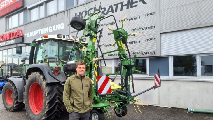 Kreiselzettwender-Übergabe an Familie Mayrhofer – Hochrather Landtechnik GmbH – Webshop