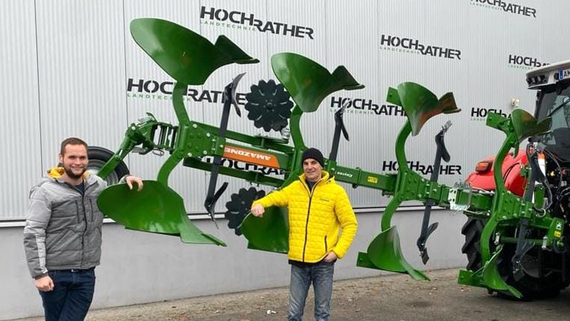 Pflug-Übergabe an Familie Kikinger – Hochrather Landtechnik GmbH – Webshop