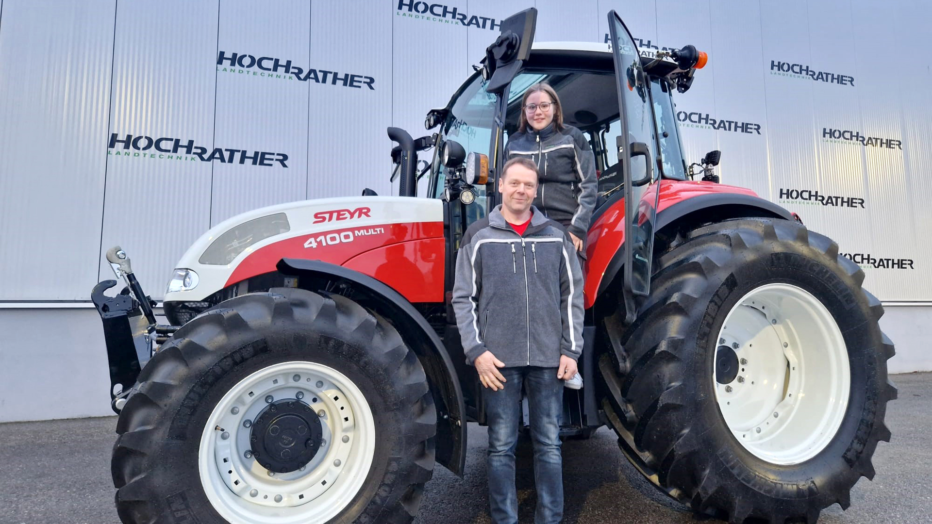 Traktor-Übergabe an Familie Wimmer - Hochrather Landtechnik Shop