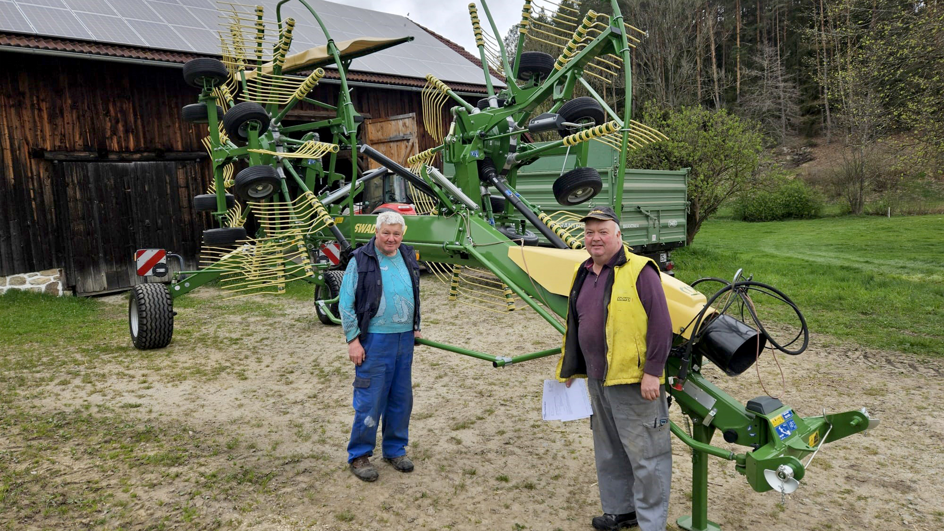 Seitenschwader-Übergabe an Herrn Leitgöb – Hochrather Landtechnik GmbH ...