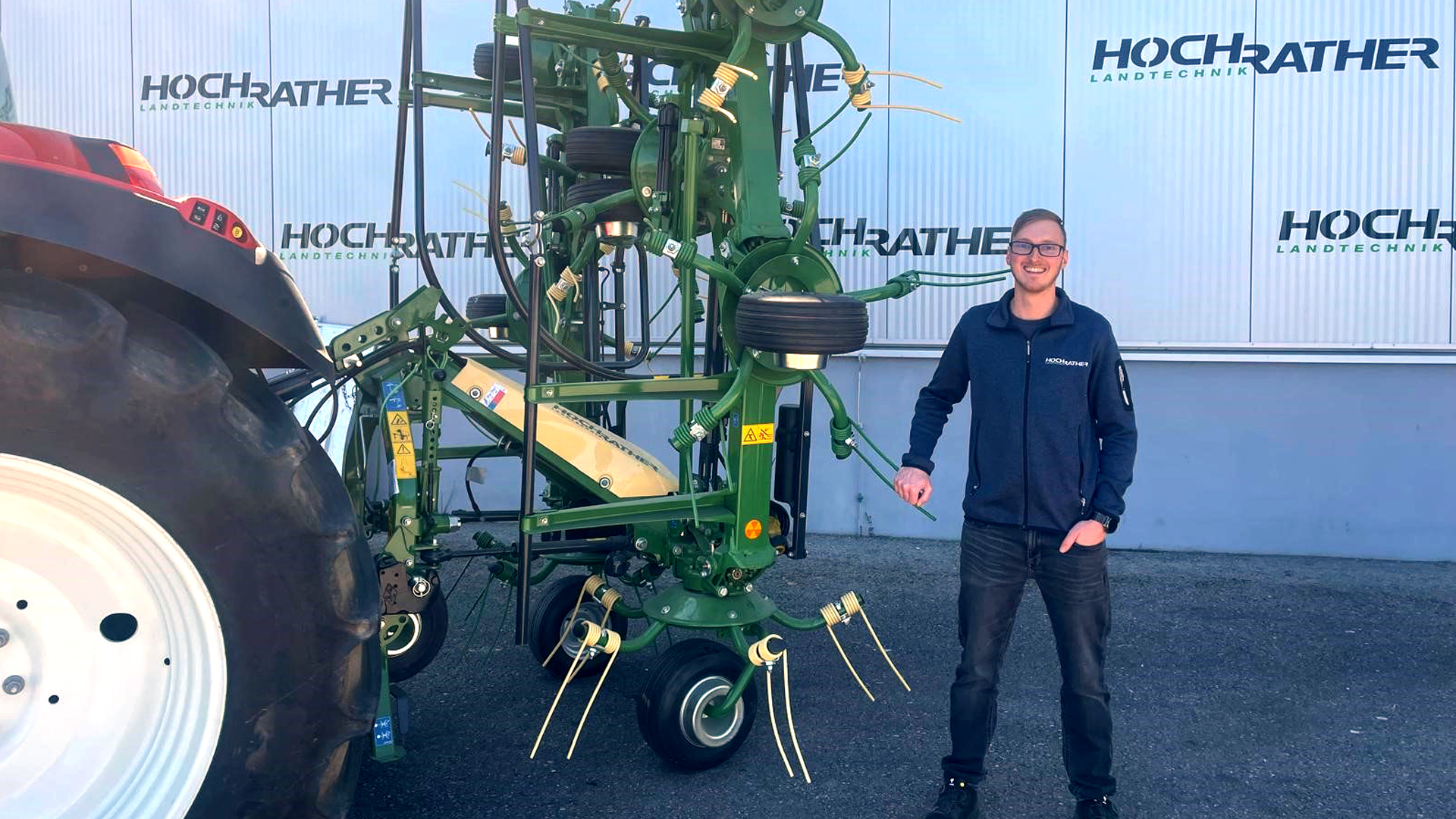 Kreiselzettwender-Übergabe an Familie Hochwallner – Hochrather Landtechnik GmbH – Webshop