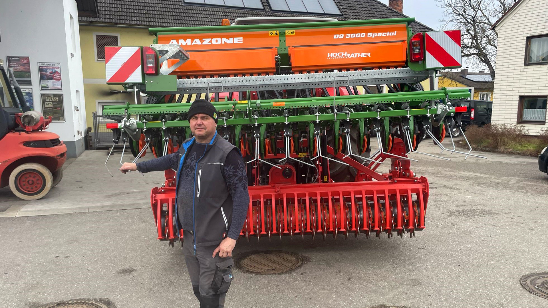 Anbausämaschinen-Übergabe an Herrn Kühberger – Hochrather Landtechnik ...