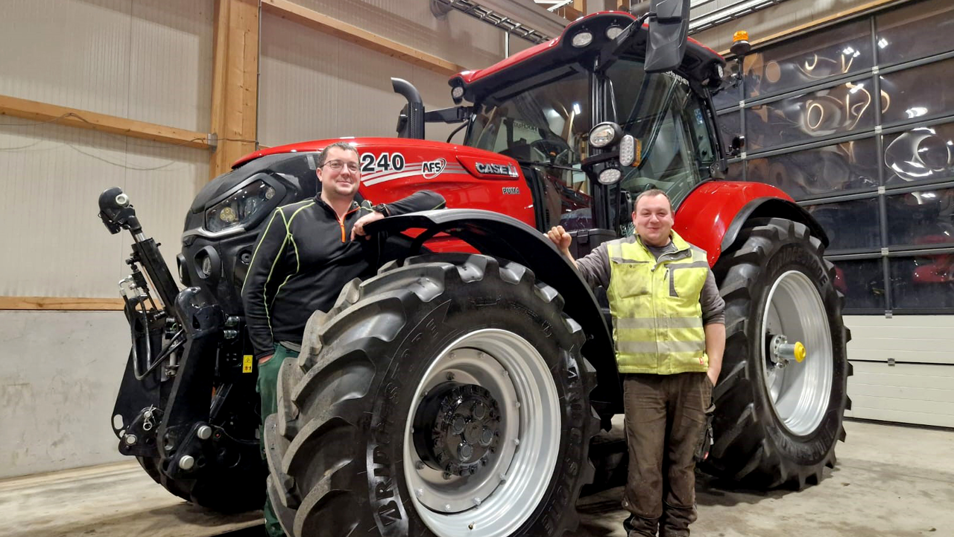 Traktor-Übergabe an Rosenberger Haydter GesbR – Hochrather Landtechnik ...
