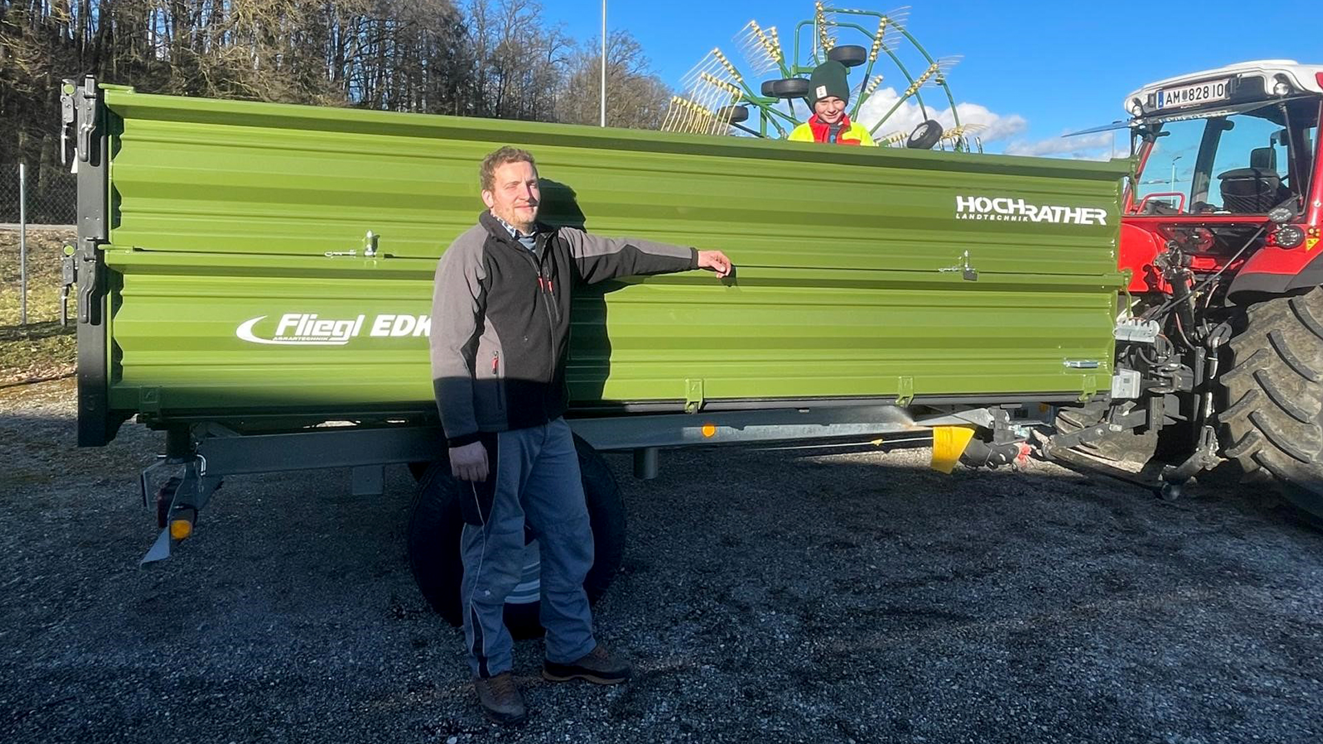 Kipper-Übergabe an Herrn Bogner – Hochrather Landtechnik GmbH – Webshop