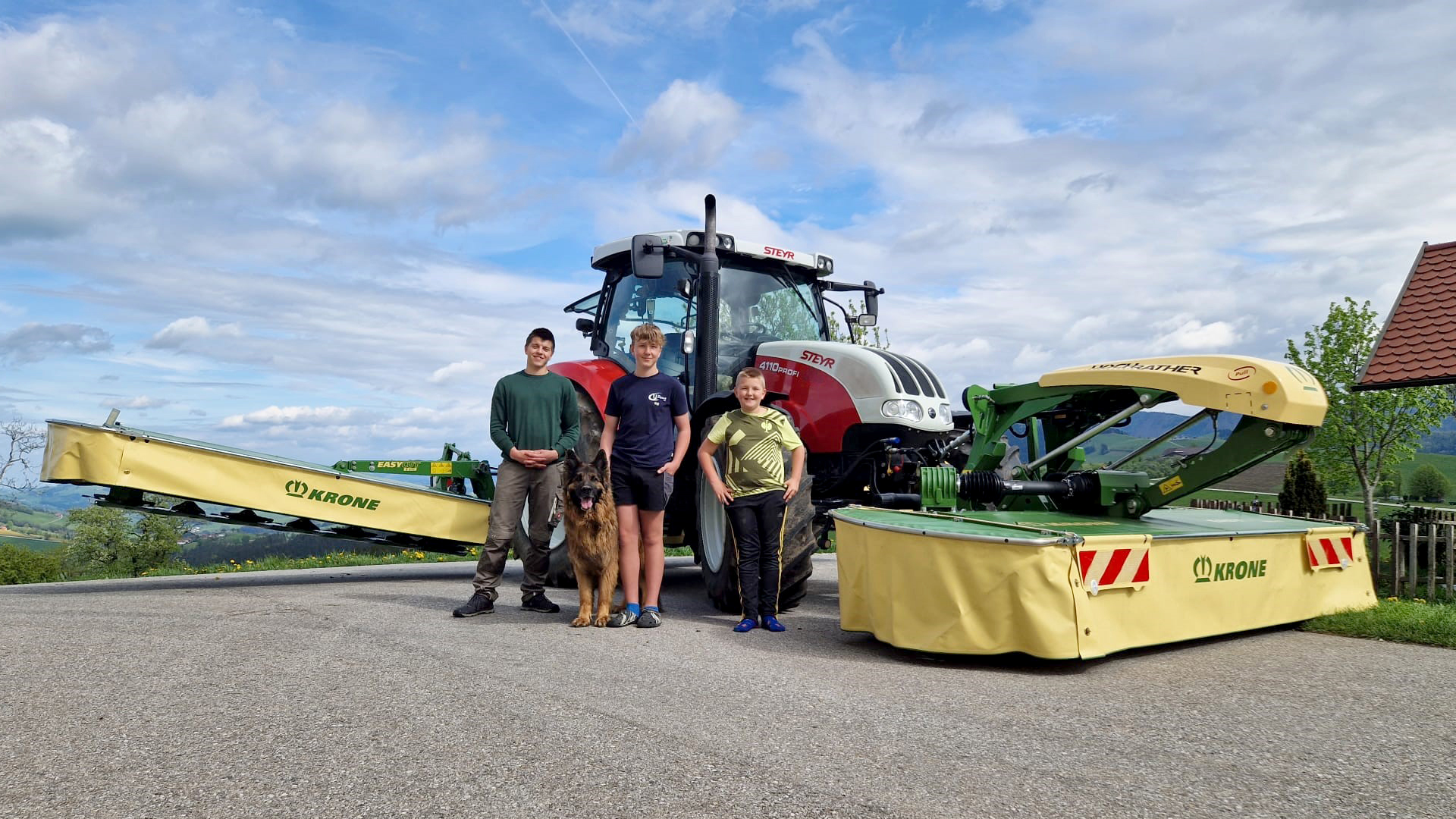 Mähkombination-Übergabe an Familie Grübler – Hochrather Landtechnik ...