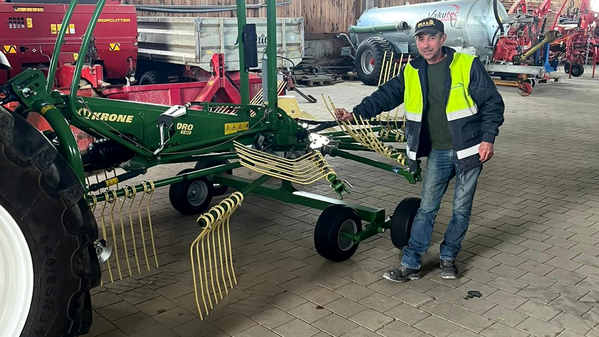 Schwader-Übergabe an Herrn Wahl – Hochrather Landtechnik GmbH – Webshop